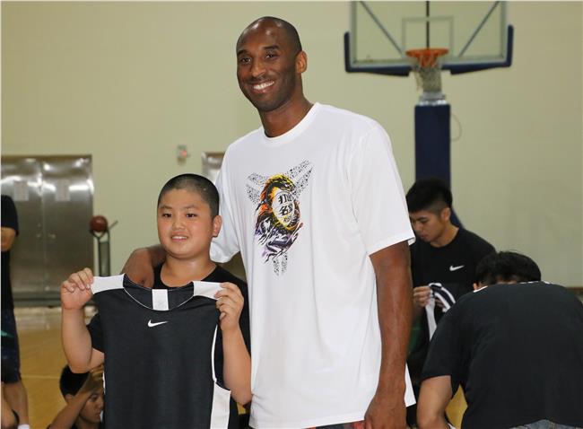 NBA／可能不退休？Kobe：打完新球季再決定 | 運動 | 三立新聞網 SETN.COM