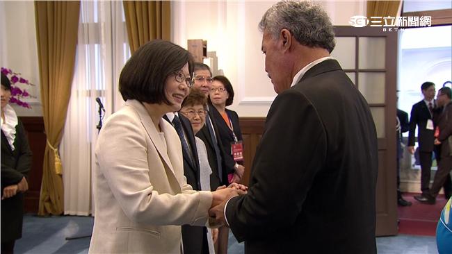 台灣第一位女總統時代來臨 各國外賓致賀蔡英文 | 政治 | 三立新聞網 SETN.COM