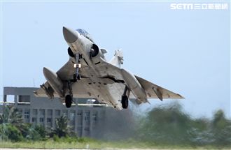 M2000-5幻象戰機女飛官蔣青樺｜娛樂圖輯｜娛樂星聞 STAR.SETN.COM