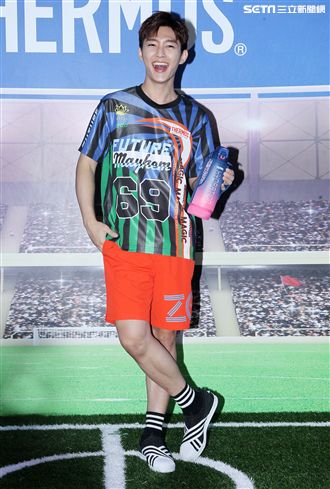 炎亞綸在炎熱的夏天PK足球小將｜娛樂圖輯｜娛樂星聞 STAR.SETN.COM