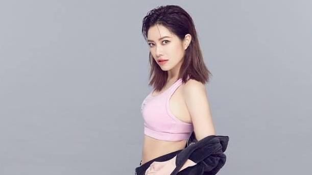 41歲徐懷鈺腫成大嬸！露乳溝噴性感…網再崩潰：臉認不出 | 娛樂星聞 | 三立新聞網 SETN.COM