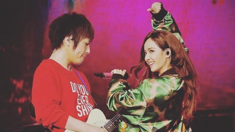 阿信主動了！認「傳簡訊給Jolin♥」 求網友：幫集氣 | 娛樂星聞