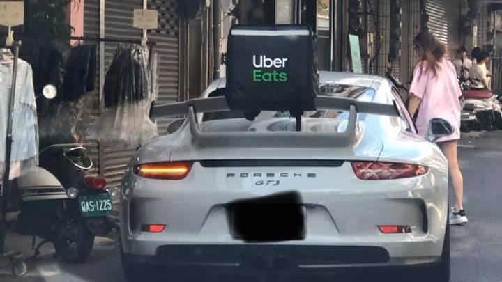 超狂！他開保時捷911送Uber 網跪：貧窮限制我想像 | 生活 | 三立新聞網 SETN.COM