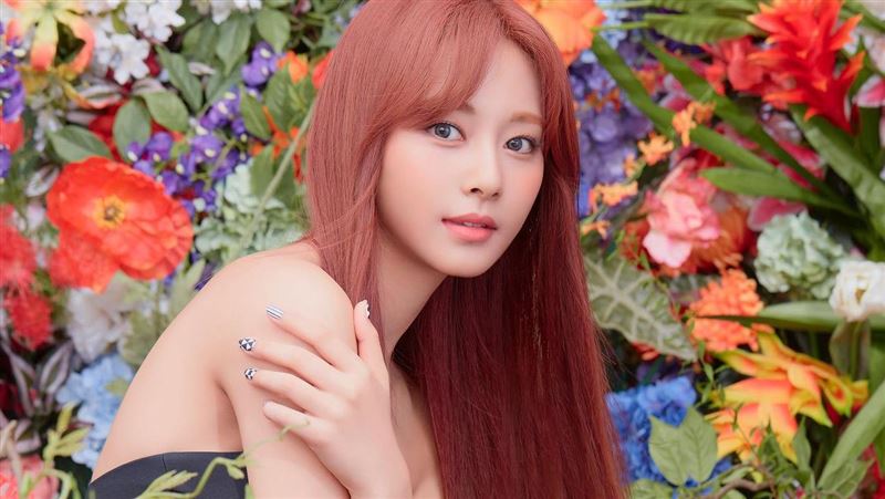 TWICE新歌MV曝光…子瑜「貼身禮服」秀超完美S曲線 | 娛樂星聞 | 三立新聞網 SETN.COM