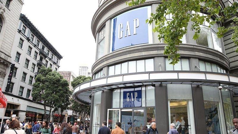 搭上選舉熱！一件帽T圖被網友罵爆 Gap官方刪文了 | 國際 | 三立新聞網 SETN.COM