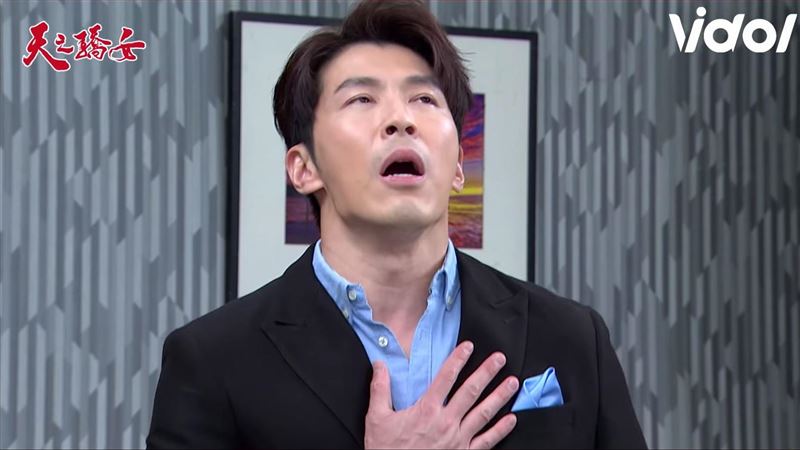 黃少祺吞SIM卡！致敬《上流2》金素妍 畫面一出全笑翻 | 娛樂星聞 | 三立新聞網 SETN.COM