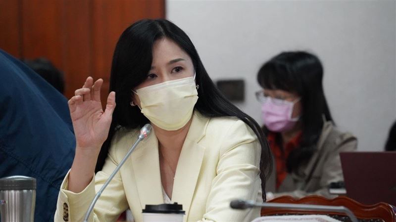 看得到吃不到？萬美玲提修「防疫照顧假」：政府應發津貼 | 政治 | 三立新聞網 SETN.COM