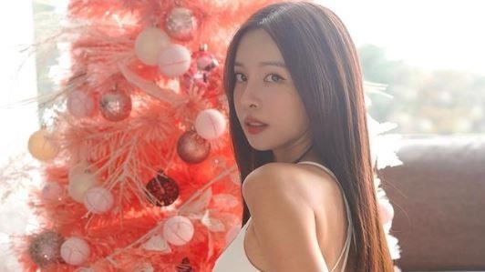 美尻藏不住！鋼琴女神「超短褲洩腿根」下面全露側邊都是洞 娛樂星聞