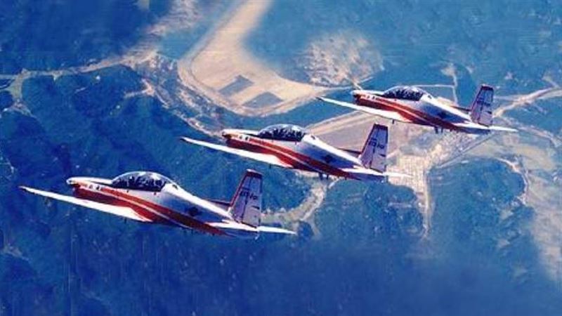 南韓「2架KT-1戰機」空中相撞墜毀！3死1重傷 | 國際 | 三立新聞網 SETN.COM