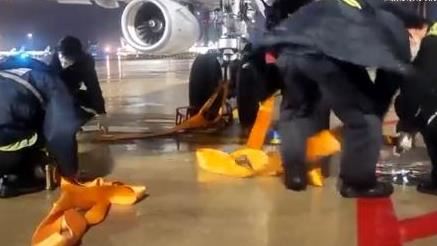 今年最強！颱風梅花直衝中國 上海機場繩索綁115架飛機 | 國際 | 三立新聞網 SETN.COM