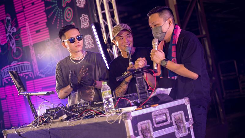 下港就是硬派 高雄DJ饒舌嘻哈派對嗨翻國定古蹟 | 娛樂星聞