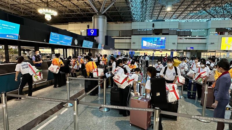 直擊／掀起橘色旋風！橘高校國慶表演完閃離回日本 原因曝：明天期中考 | 政治 | 三立新聞網 SETN.COM