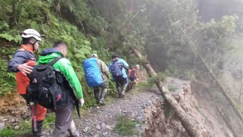 台7線搶修第7天便道開通！宜蘭明池山莊「受困96人」全撤離 | 社會 | 三立新聞網 SETN.COM