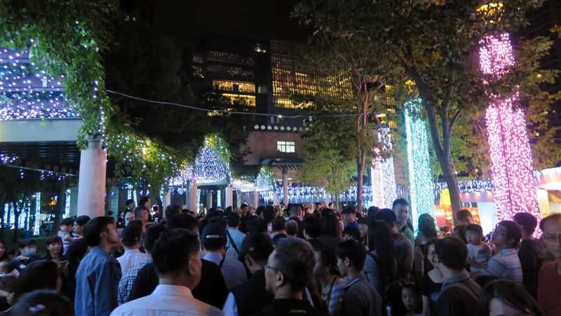 聖誕夜後單日破2萬例！莊人祥：疫情在上升期 180萬人快打BA.5第四劑 | 生活 | 三立新聞網 SETN.COM