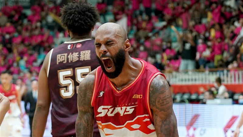 T1台中太陽單節狂轟30分 逆轉台鋼獵鷹主場開幕戰奪勝 | 運動 | 三立新聞網 SETN.COM