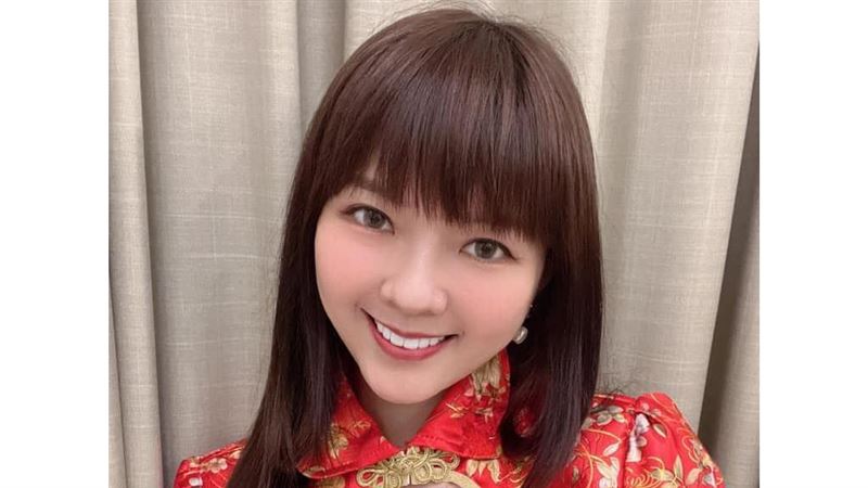 嘉義最兇議員「田慎節」旗袍胸前大挖洞!曬傲人雙峰謝票發雞排 娛樂星聞