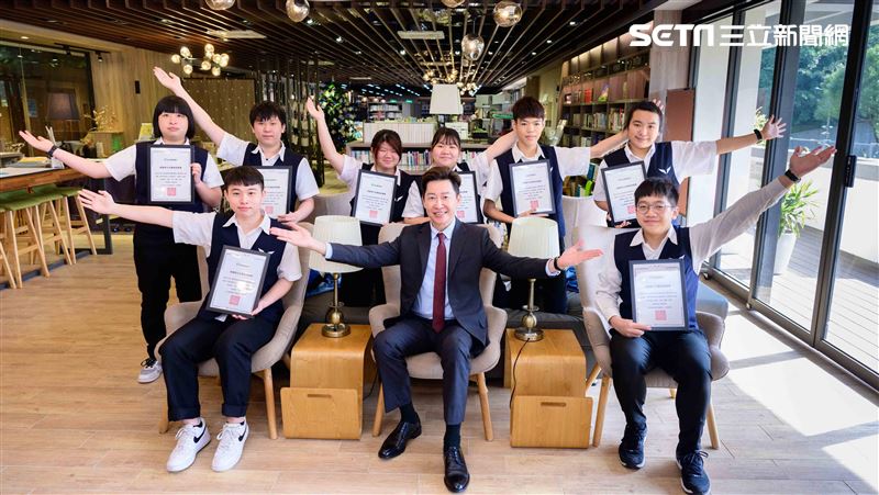 曾回家躲起來哭！特教生不放棄變優秀行員 北富銀「羽翼分行」正式起飛 | 財經 | 三立新聞網 SETN.COM