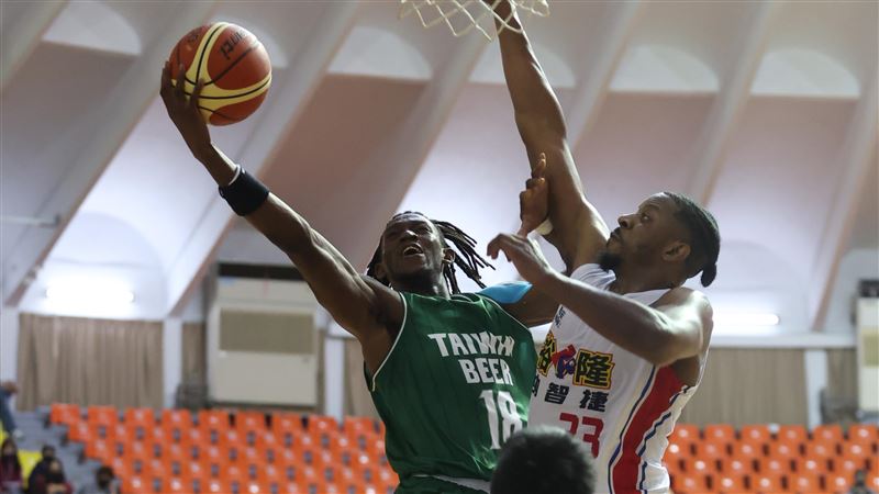 台啤逆轉賞裕隆2連敗 臺銀3勝躍居SBL龍頭 | 運動 | 三立新聞網 SETN.COM