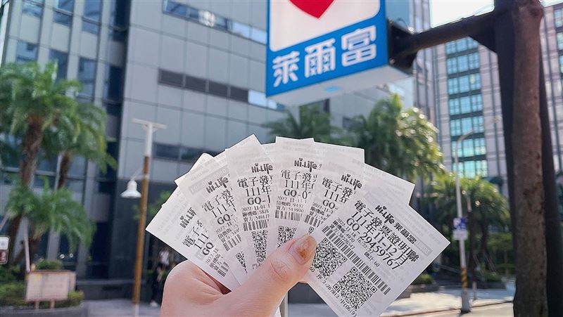 是你嗎？萊爾富開出1千萬、2百萬發票 「花81元買零食」爽變富翁 | 生活 | 三立新聞網 SETN.COM
