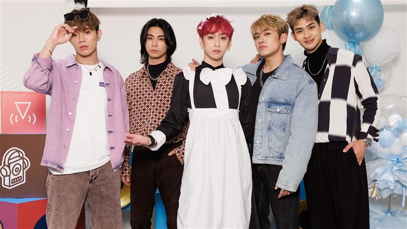 才宣布出道！原子「FEniX」成員突−1 背後竟藏「驚人內幕」 | 娛樂星聞