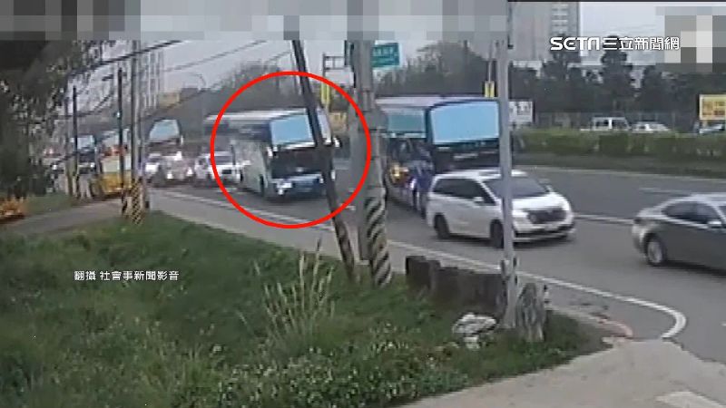 路上玩「擋拆戰術」！遊覽車卡位讓同伴插隊 每台最高罰1800元 | 社會 | 三立新聞網 SETN.COM