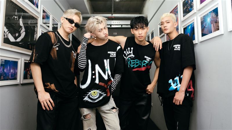 U:NUS不藏了！新CP意外曝光 突拋「超大喜訊」全場嗨翻 | 娛樂星聞