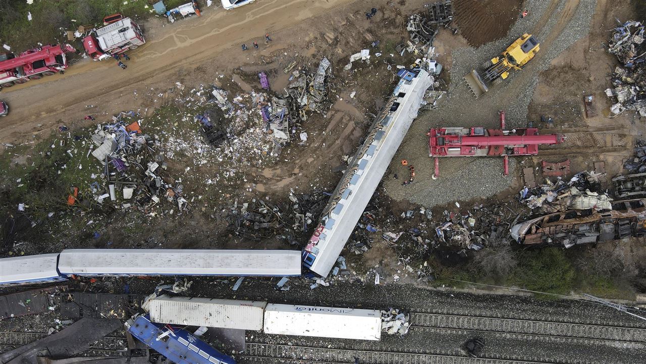 希臘火車事故奪57命 未裝自動防對撞系統釀禍 | 國際 | 三立新聞網 SETN.COM