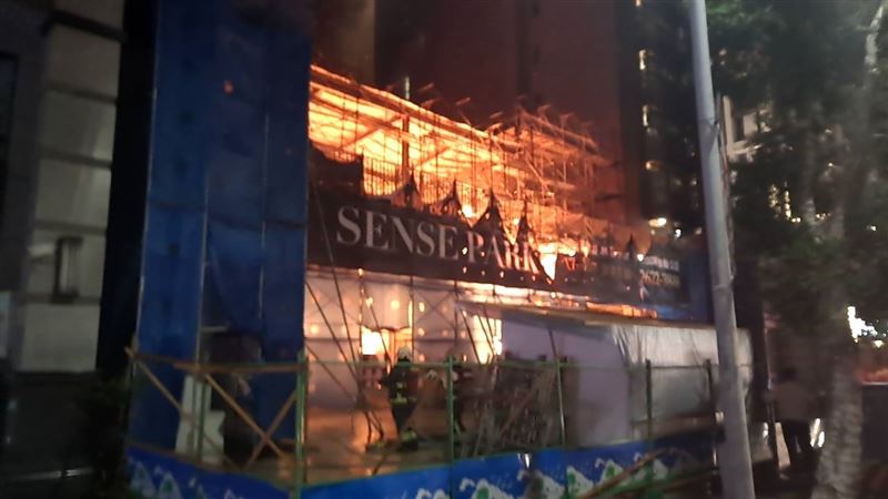 新北林口工地大火烈焰驚人！180坪全燒 61消防員抵現場救援 | 社會 | 三立新聞網 SETN.COM