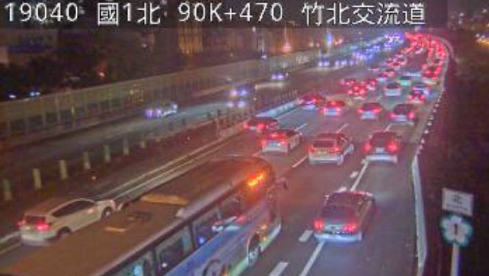 快訊／夜深了！國1、國5「紫爆ing」 車速不到20公里 | 生活 | 三立新聞網 SETN.COM