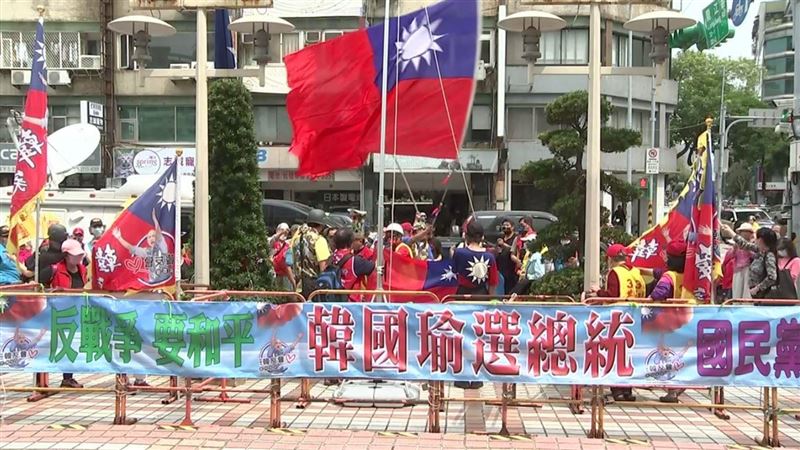 94要客訴／韓粉出征國民黨部！他：賴清德已坐在山頂笑 | 政治 | 三立新聞網 SETN.COM