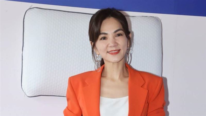 Ella才爆與11年尪「分房」！突揭Selina「這秘密」驚覺說溜嘴急道歉 | 娛樂星聞