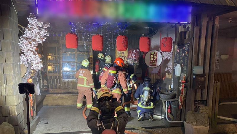 鶯歌傳燒肉店火警！一旁就是月子中心 消防緊急疏散34大人5嬰兒 | 社會 | 三立新聞網 SETN.COM