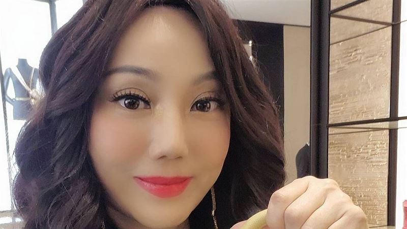 豪曬75萬香奈兒 沈嶸3原因狂轟代購！開示王思佳：負起社會責任 | 娛樂星聞