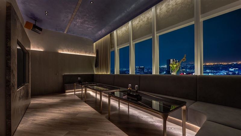 520就是要放閃！「接吻10秒」高空酒吧調酒免費喝 一覽市區夜景超浪漫 | 旅遊 | 三立新聞網 SETN.COM