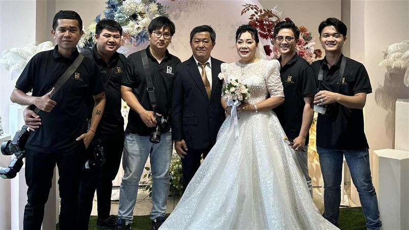 61歲才結婚…新娘完成終身大事 收父母「生前準備禮物」淚崩 | 國際 | 三立新聞網 SETN.COM