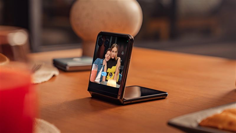 moto razr 40雙摺疊機登台 台灣大獨賣 - 鏡週刊 Mirror Media