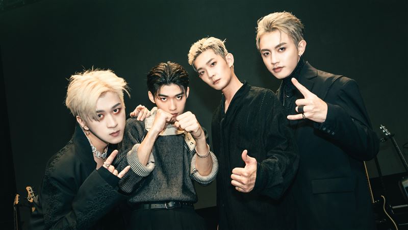 出道未滿一年！鮮肉男團突辦「畢業典禮」 未來動向曝光 | 娛樂星聞