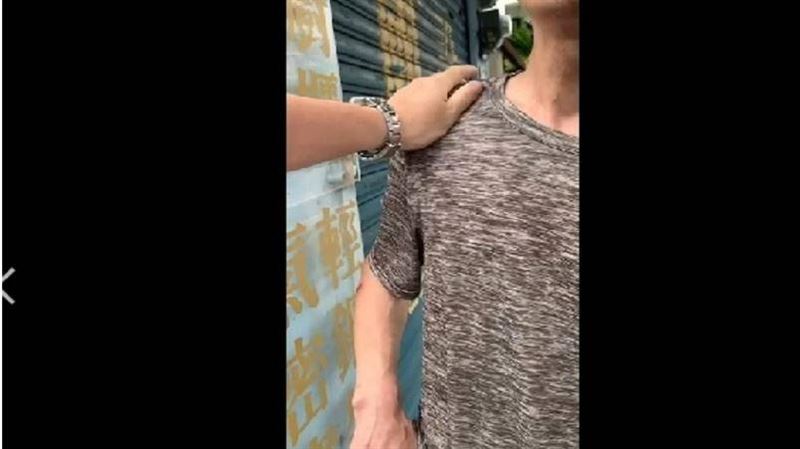 過馬路遭襲胸！她徘迴派出所門前 警3hrs逮人再抓男偷竊 | 社會 | 三立新聞網 SETN.COM