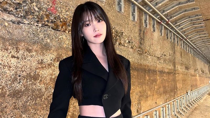 IU交往李鐘碩1年！辣曬小蠻腰洩真實狀態 3百萬粉讚：美到新高度 | 娛樂星聞