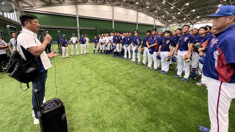 U12因雨延賽 辜仲諒台南探望亞運、U18培訓隊！勉勵為國爭光 | 運動 | 三立新聞網 SETN.COM