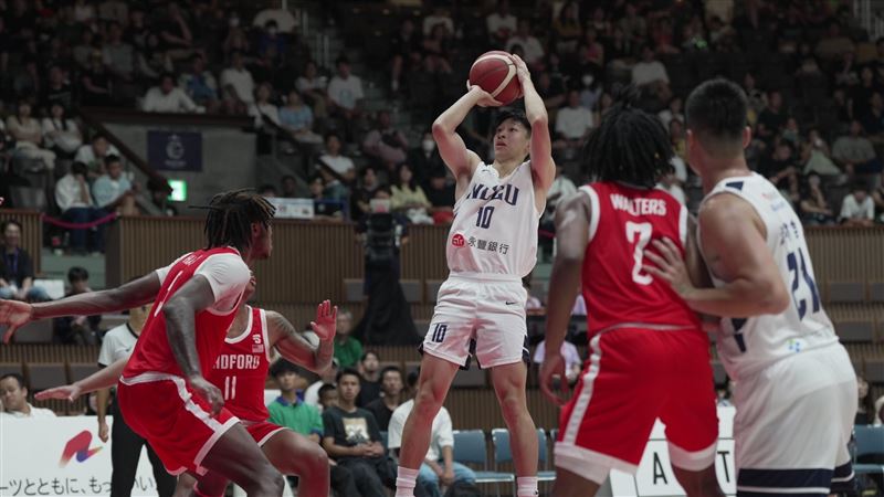 宋昕澔轟22分、莫巴耶20分10籃板 政大雄鷹擊敗NCAA一級球隊 | 運動 | 三立新聞網 SETN.COM