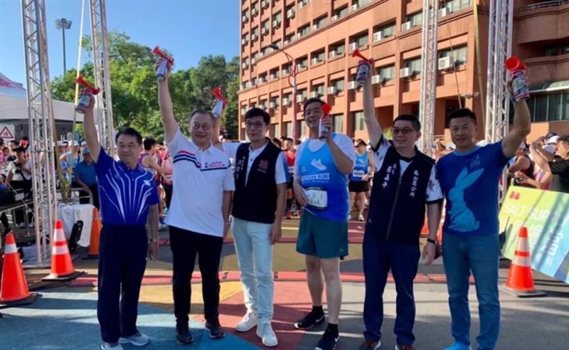 晶宴桃園盃全國慈善馬拉松接力賽熱情開跑 吸引750人角逐 | 專欄 | 三立新聞網 SETN.COM