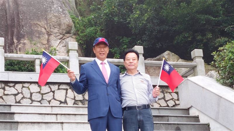 跟侯友宜同台破局！郭台銘沒去823紀念活動 跑來重現「毋忘在莒」舊照 | 政治 | 三立新聞網 SETN.COM