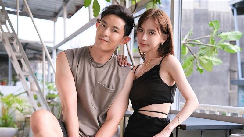 敖犬親曝空姐女友新頭銜：有事就找她！連聯絡人方式也全部換掉了 | 娛樂星聞