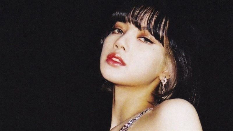 Lisa驚爆上空演出！「露屁股蛋不滿足」爆辣脫衣舞登場 網哭：墮落 | 娛樂星聞