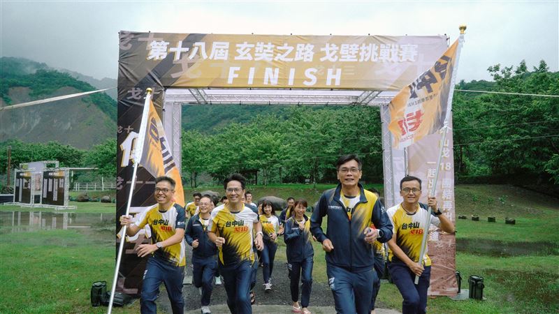 相隔3年！台中山EMBA戈18 再闖121K戈壁賽 | 生活 | 三立新聞網 SETN.COM