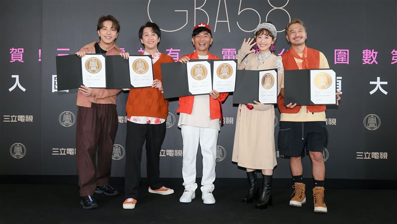 小鬼爸爸妹妹全來婚宴！KID鬆吐他們「最新近況」 私下互動全曝光 | 娛樂星聞 | 三立新聞網 SETN.COM