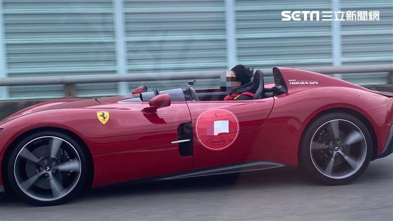 台74線快速道路驚見8500萬限量法拉利 駕駛改戴「護目鏡」帥度破表 | 汽車 | 三立新聞網 SETN.COM