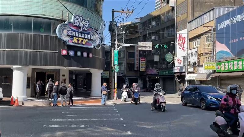 唱個歌命就沒了！26歲男中壢KTV口角「胸口中刀」慘死 警2小時逮3嫌 | 社會 | 三立新聞網 SETN.COM