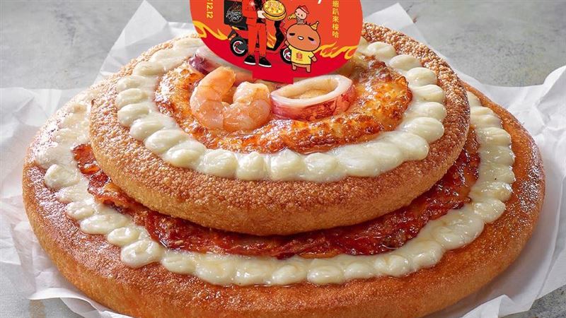 必勝客又瘋了！超狂「蝦趴披薩蛋糕」只賣16天 外型曝光網嚇：這太猛… │ 旅遊頻道 │ 三立新聞網 SETN.COM